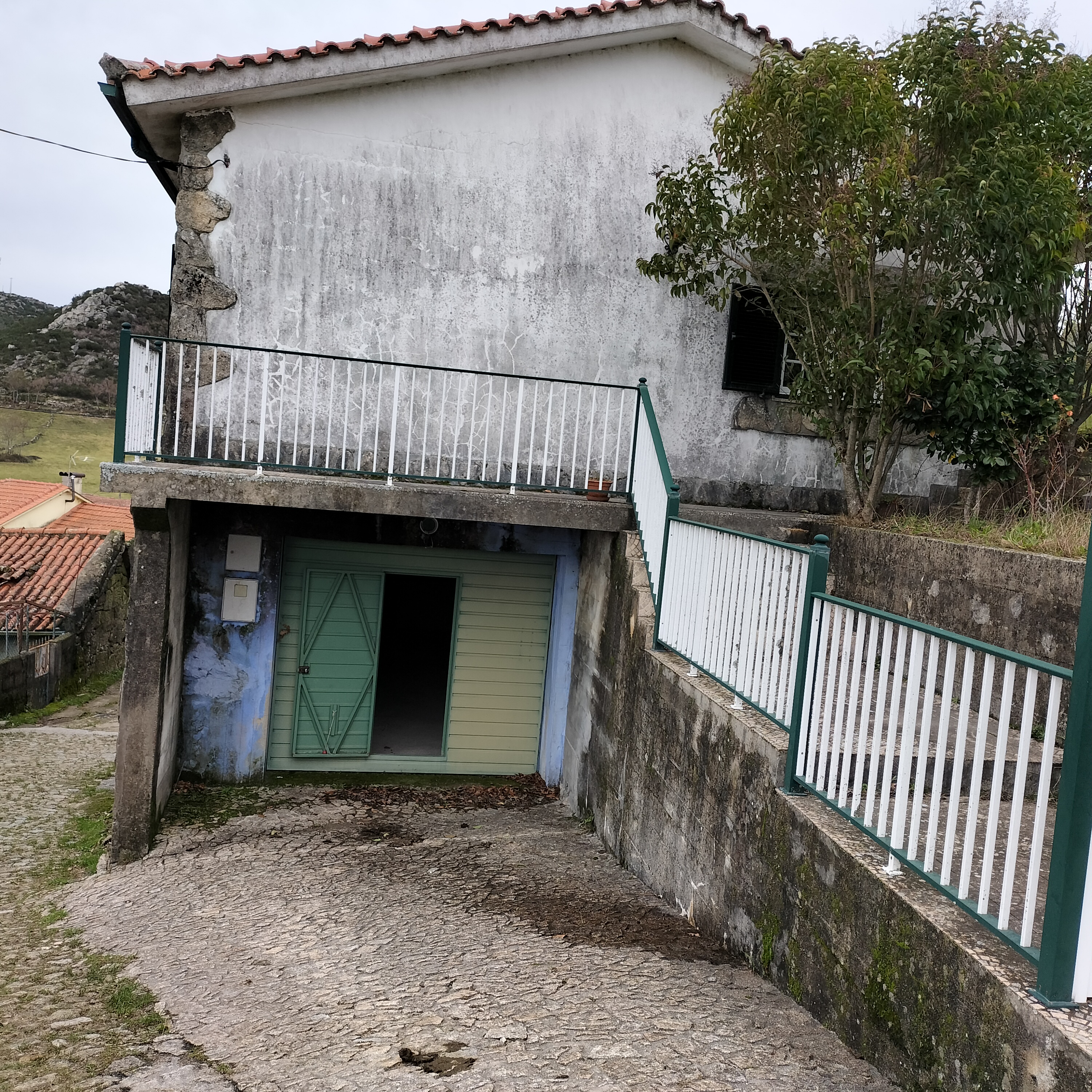 Casa em pedra, toda restaurada pronta a habitar, em Formigueiro, com ...